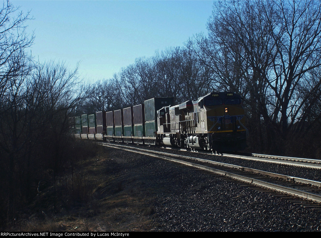 UP 7995 eastbound UP intermodal train